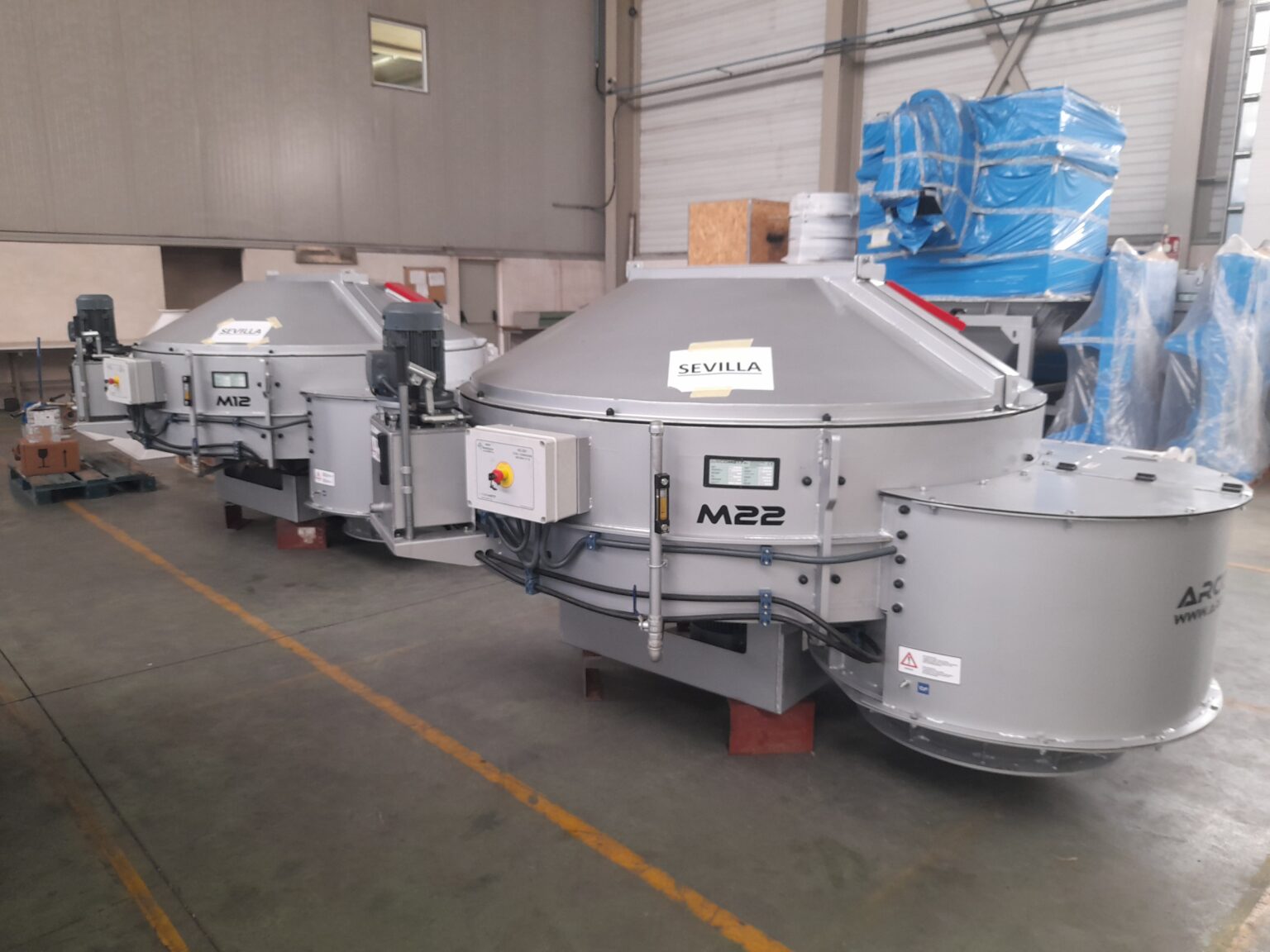 4 VERTICAL MIXERS HEADING TO SEVILLE